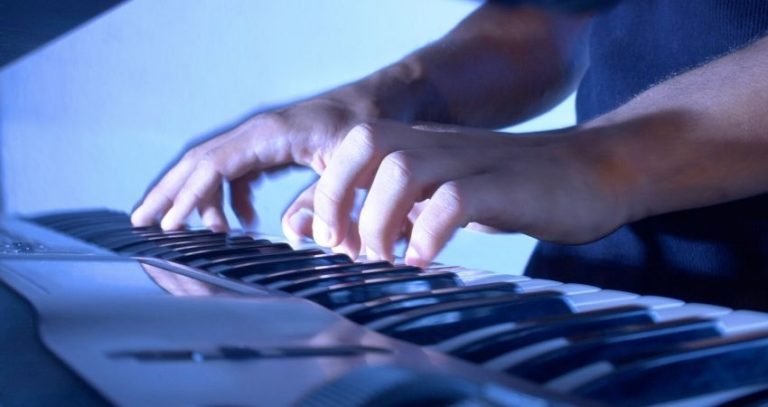 Avançando Na Música: Como Aprender a Tocar Teclado Fácil e Rápido: 15 ...